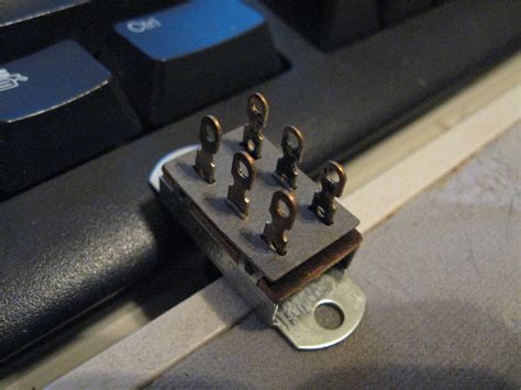 Simple Polarity Reversing Switch 4 Steps Instructables