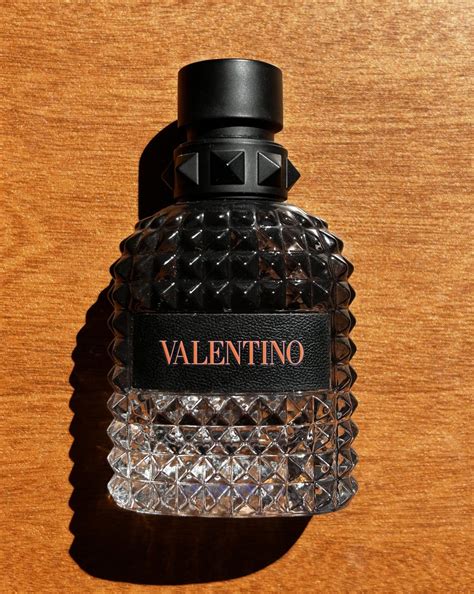 Valentino Uomo Born In Roma Intense Valentino Cologne Un Parfum Pour Homme 2023