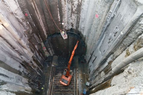 Bertha The Giant Tunnel Boring Machine Stuck Under Seattle Makes