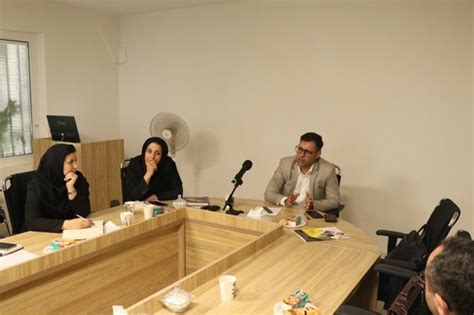 برگزاری جلسه آموزشی بیماری های غیرواگیر به مناسبت هفته اطلاع رسانی