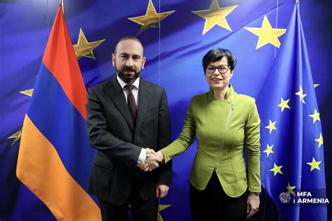 آرارات میرزویان و «مارتا کوس درباره مسائل مربوط به اجرای دستورکار