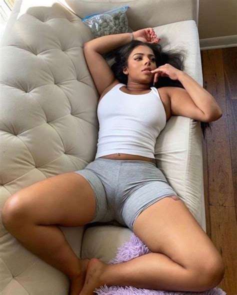 Curvy Women Camel Toe