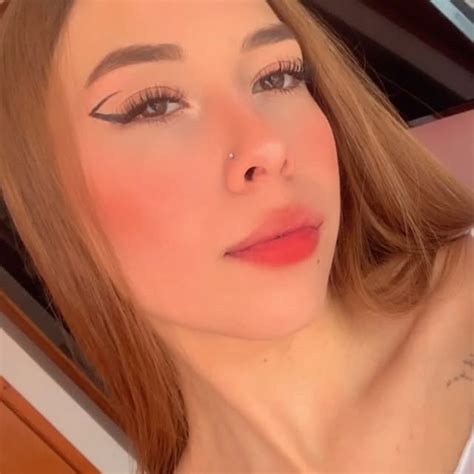 𝐿𝑜𝓇𝑒𝓃 Moreno Loren • Threads Say More