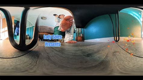 Unaware Giantess Hair Drying And Socks 360vr Giantess Lady Soles