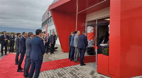 КАНАДСКАТА „МАГНА“ ОТВОРИ ФАБРИКА ВО СТРУГА НАЈАВУВА НАД 1 000 НОВИ РАБОТНИ МЕСТА ДО 2024