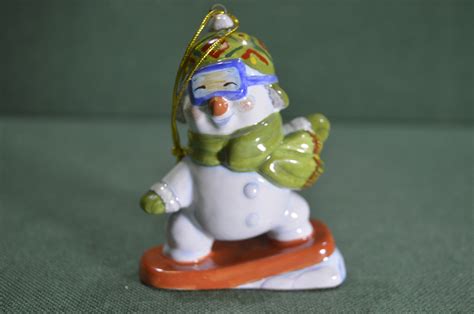 Купить Игрушка елочная "Снеговик - сноубордист". Керамика, майолика ...