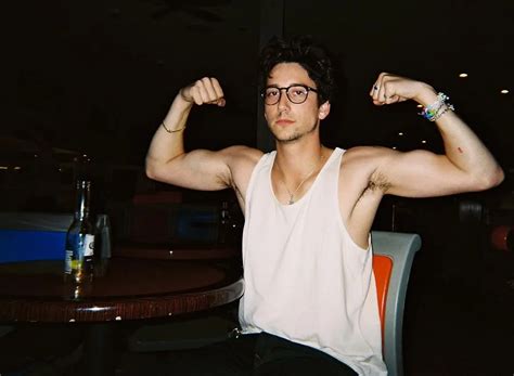 Profil Milo Manheim Yang Ditunjuk Jadi Flynn Rider Di Tangled Live