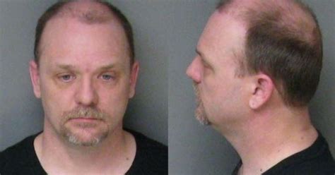 범인 잡자 한국으로 도피한 美 아동 포르노 대부 모습