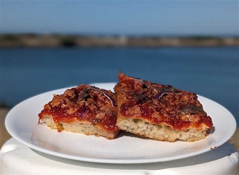 Sicilian Pizza Vs Detroit Pizza - Satisfying Slice