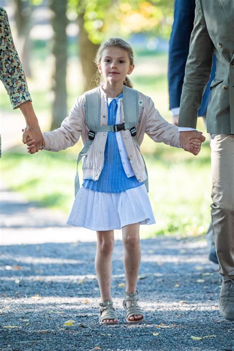 Prinzessin Estelle Die Bilder Ihrer Süßesten Looks Gala De
