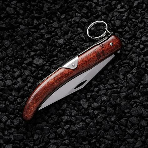 Okapi Lock Pocket Knife Lifestyle 04 Min Stefan Diedericks Knives And