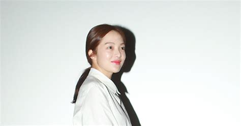 [포토엔]황보라 옆트임 스커트입고 사뿐사뿐~