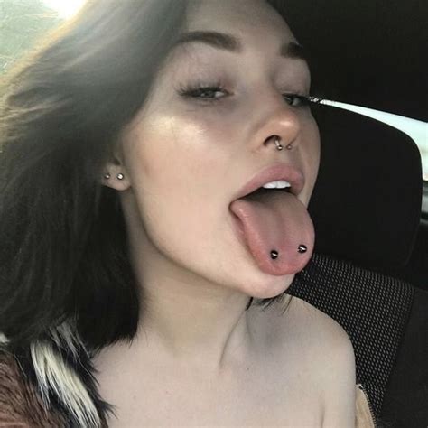 Stylish Tongue Piercing Ideas Göbek Deliği Moda Pozları Dövme Kadın