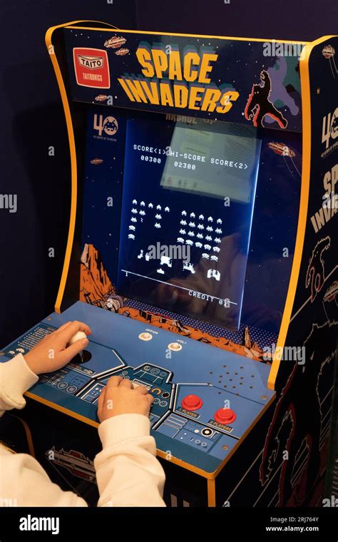 space invaders taito game machine simple space arcade in 8 bit retro