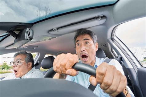 계속 증가하는 노인 운전사고 나이가 문제인가