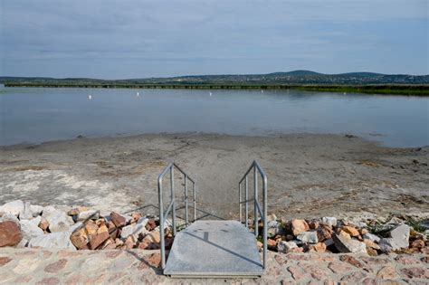 Sokkoló Képek A Velencei Tóról Rémisztően Alacsony Most A Vízszint