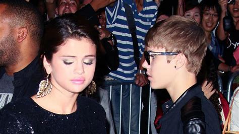 Pergi Bareng Justin Bieber, Selena Gomez dan The Weeknd Putus - Entertainment Fimela.com