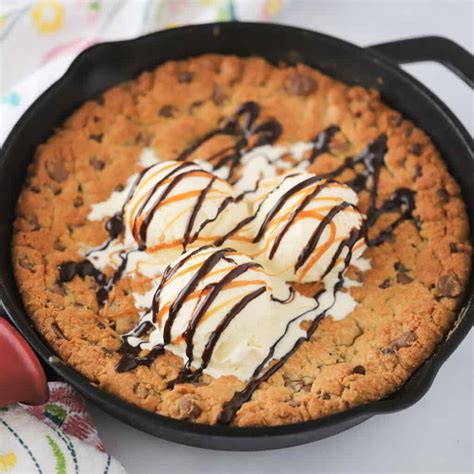 Homemade Chocolate Chip Pizookie The Carefree Kitchen