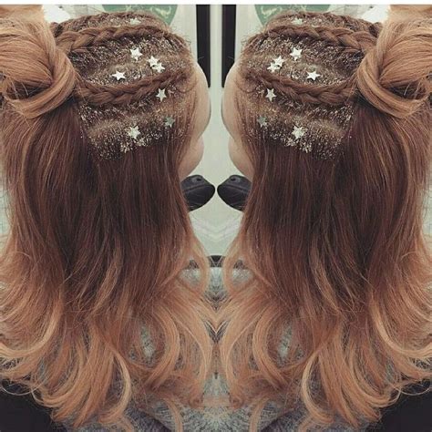 20 Photos That Prove Glitter Roots Is The Official Hairstyle Of