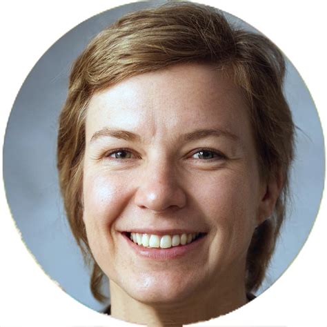 Understanding Body Dysmorphia In The Digital Age By Sara Johnson