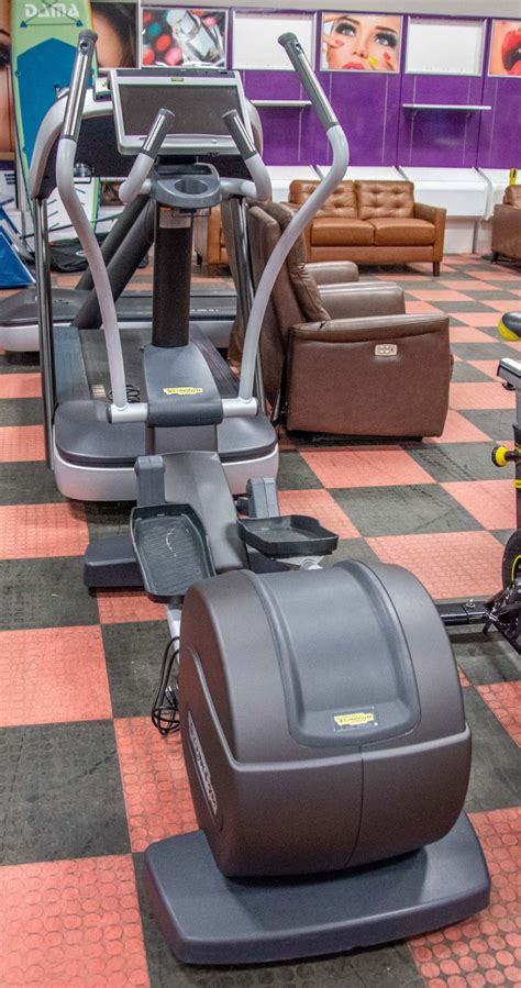 Technogym Exc700itvsyncro Elliptical 100 240vac