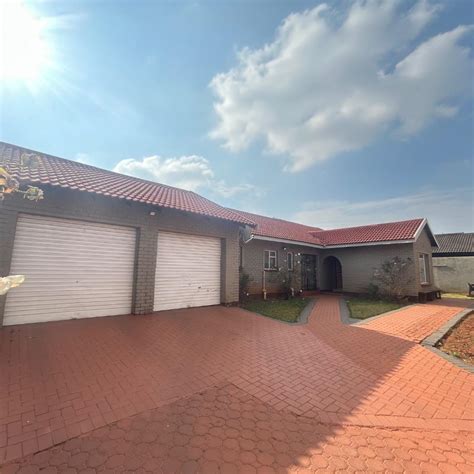 4 Bedroom House For Sale In Sebokeng Zone 14 P24 116231062