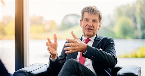 Chef Der Bertelsmann Stiftung Müssen Hart Für Demokratie Arbeiten