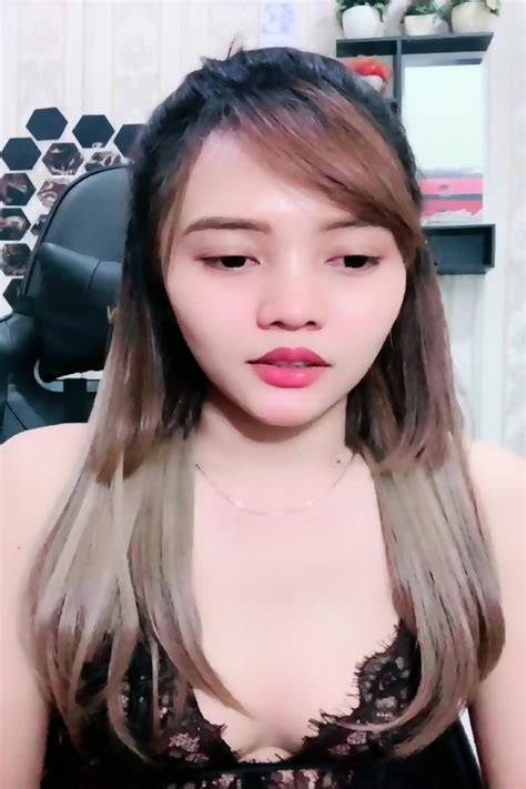 Asian Girl With Black Lingerie Masturbation