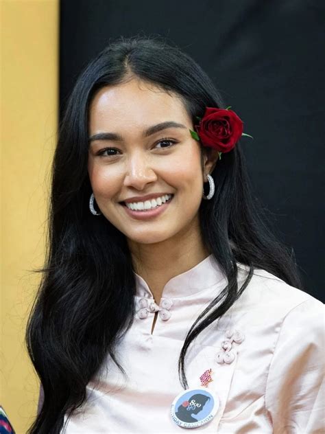 အောင်လံလွှင့်ချီ နွေဦးထီ Added အောင်လံလွှင့်ချီ နွေဦးထီ