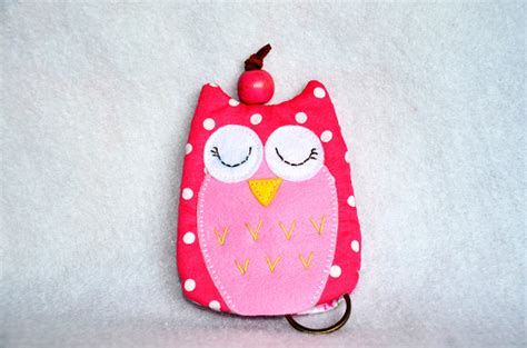 워크숍 태국 스타일에 화려한 직물 가죽 및 플라스틱 구슬에서 만든 Diy 핸드메이드 키 커버 올빼미 인형 패턴 Diy에 대한