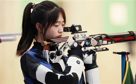 第九金！17岁黄雨婷破亚洲纪录夺女子十米气步枪冠军，未来可期！ 黄雨婷 气步枪 女子 新浪新闻