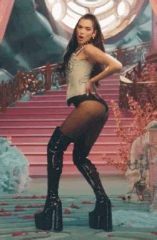 That Kind Of Woman Dua Lipa S Tenor
