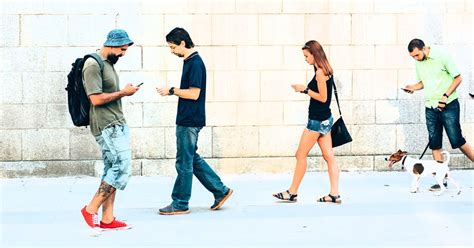 Youre Not As Good At Texting While Walking As You Think