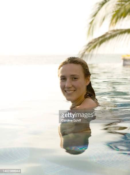 Beautiful Woman Summer Resort Swimming Pool Photos And Premium High Res