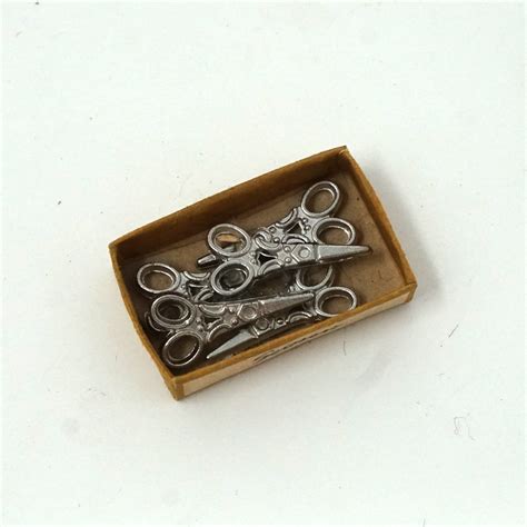 Scissors Display Box Shepherd Miniatures