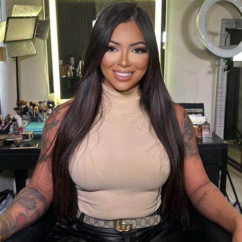 Stephanie Silveira Dando Pro Rast O Minutos Belas E Famosas