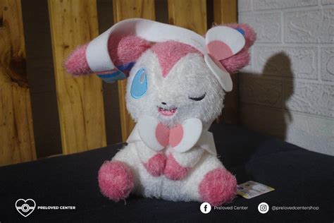 Sylveon Wink Eye Banpresto With Papertag 550 Hobbies And Toys Toys And Games On Carousell