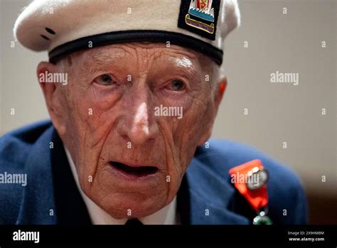 D Day Veteran Alec Penstone 98 From The Isle Of Wight Who Served