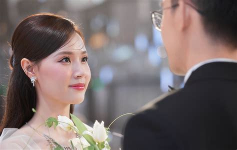 Midu Và Minh Đạt Chính Thức Lộ Diện Mẹ Chồng Có Thái độ Gây Chú ý Bên