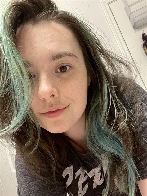 Whats Your First Impression Of Me 🤔 R Freckledgirls