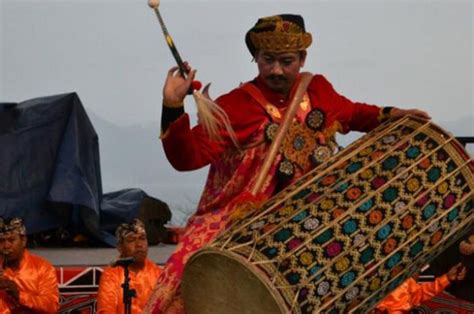 Rantok Kesenian Lombok Di Tengah Perkembangan Zaman National Geographic