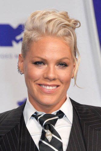 60 Popular Pixie Cut Looks