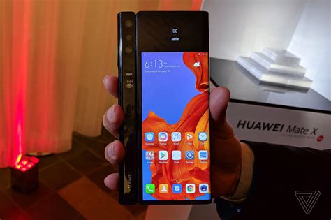 Huaweis Mate X Foldable Phone Is A Thinner G Rival To The Galaxy Fold The Verge
