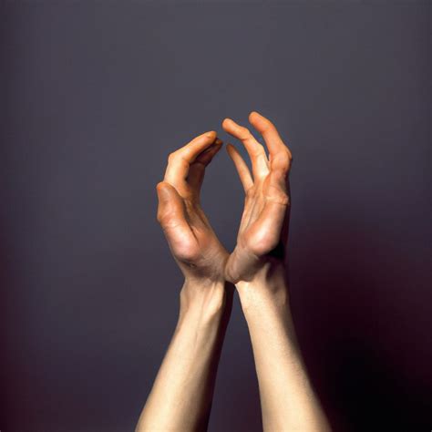 Ai Has Finally Worked Out How To Draw Hands Sort Of Iflscience