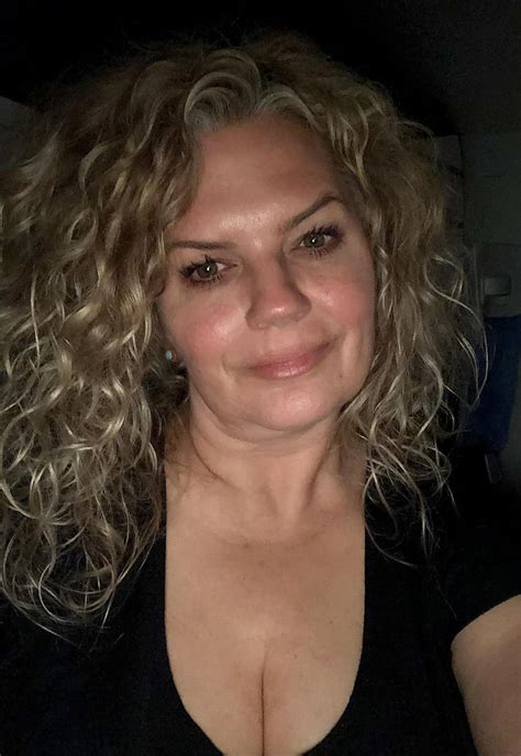 Granny Cleavage Porn Pictures Xxx Photos Sex Images Pictoa