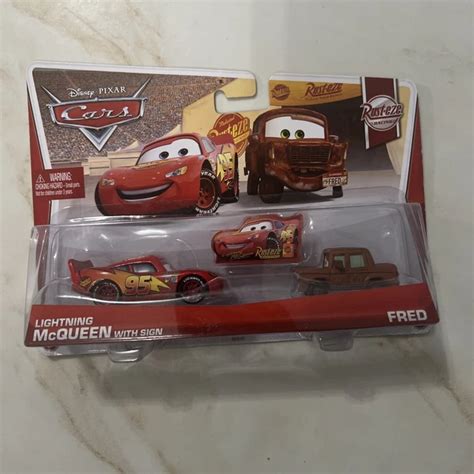 Disney Pixar World Of Cars Rust Eze Lightning Mcqueen With Sign Fred Twin Pack 35 88 Picclick Ca