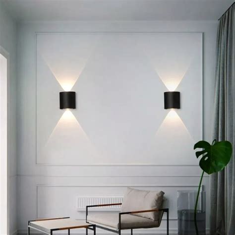 Applique Murale Noire Classique à Led • Luminaires Tendance