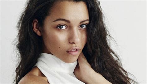 Amanda Asker Mini Pack Girl Celeb Club