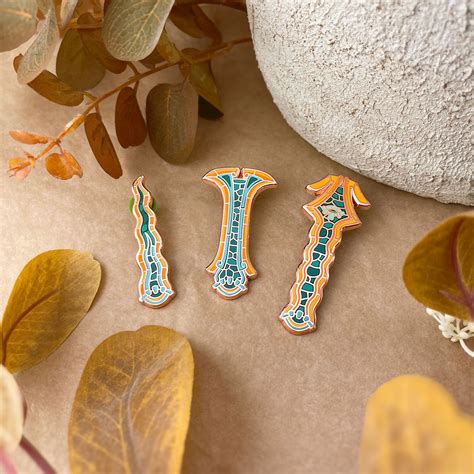 Captain Construct Horn Pin Lapestemojo