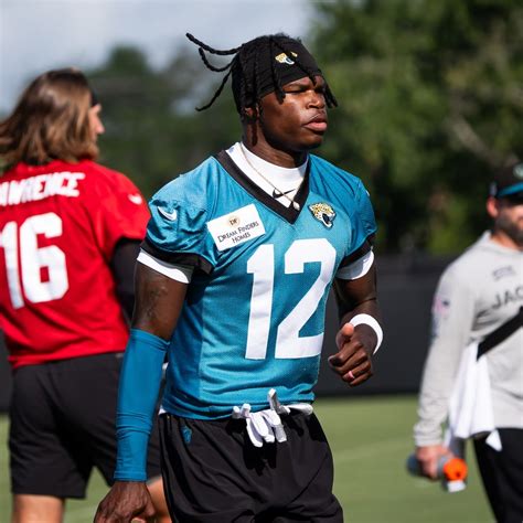 Why It Would Be A Mistake For Travis Hunter To Quit Being A Two Way